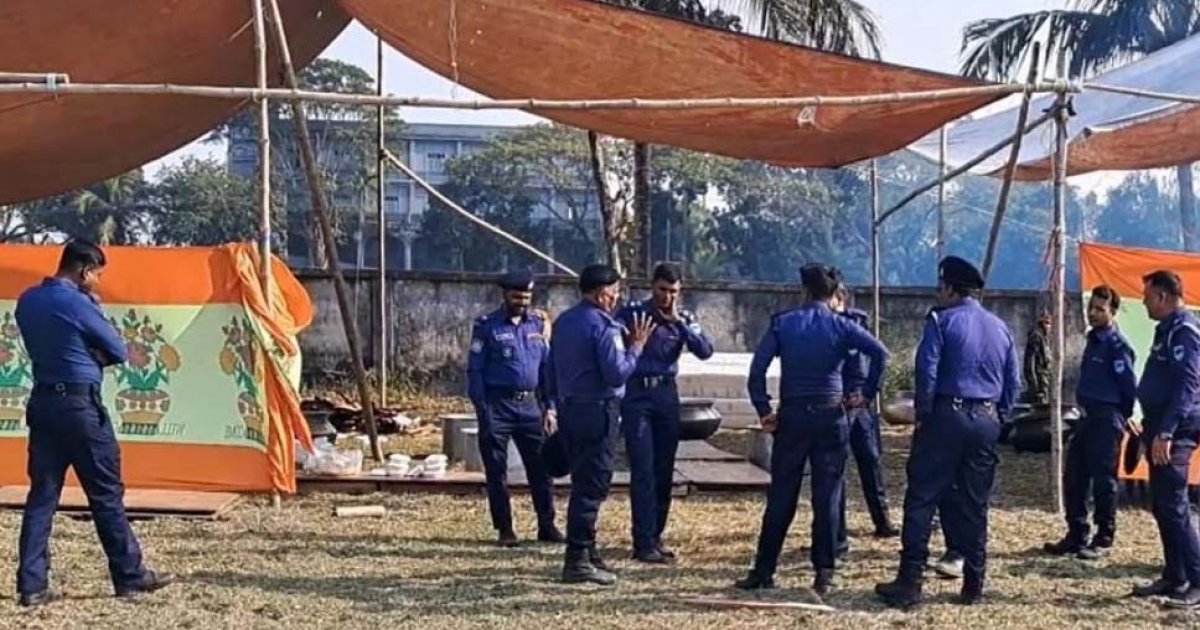 খালেদা জিয়ার জন্য আয়োজিত দোয়া মাহফিলে হামলা: খাবার লুট, আহত ২